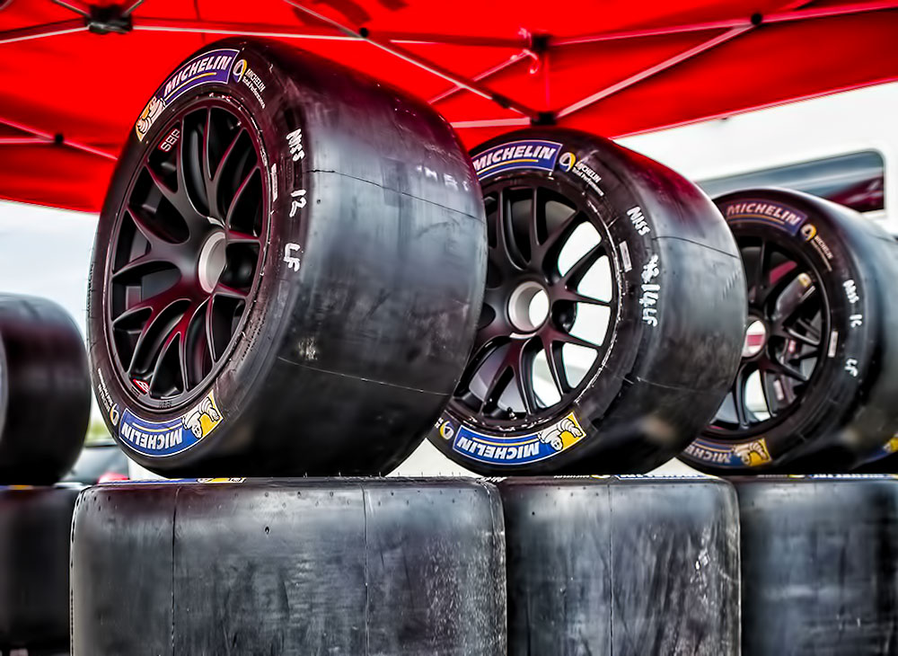 Las Mega Gomas Michelin del Nissan GT-R LM NISMO…[VIDEO] - MAKINAS
