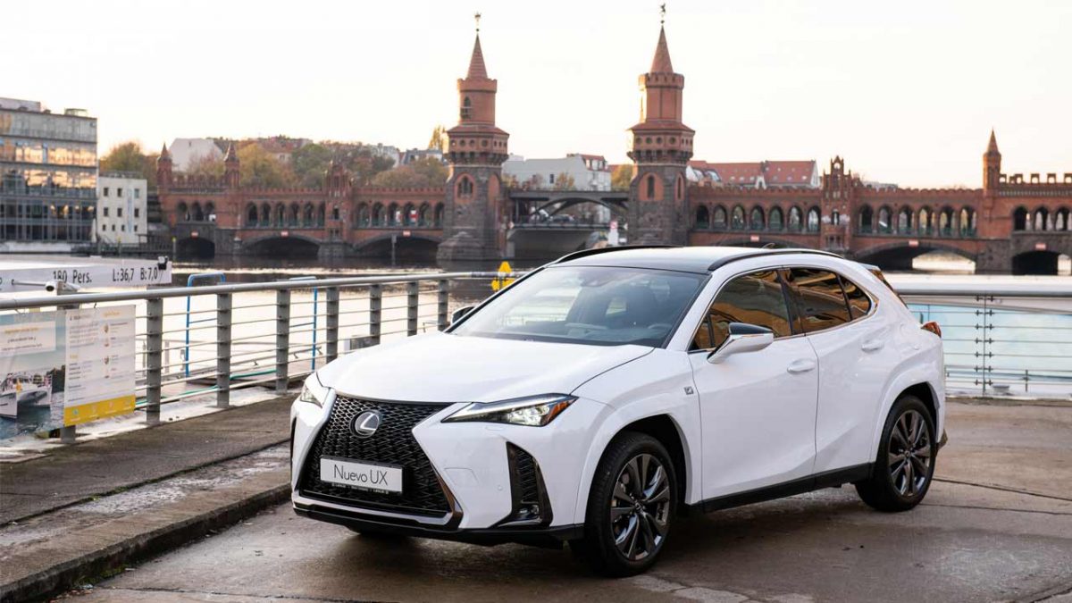 LEXUS UX 2023 llega con mejoras en la conducción - MAKINAS